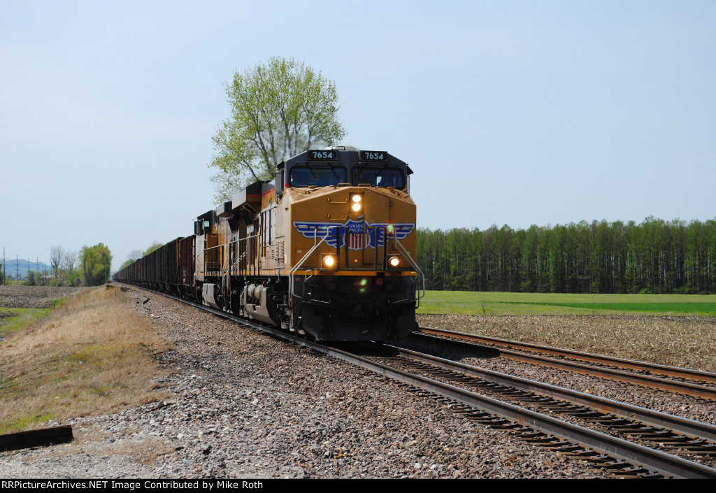 UP 7654 northbound M.P. 13.3